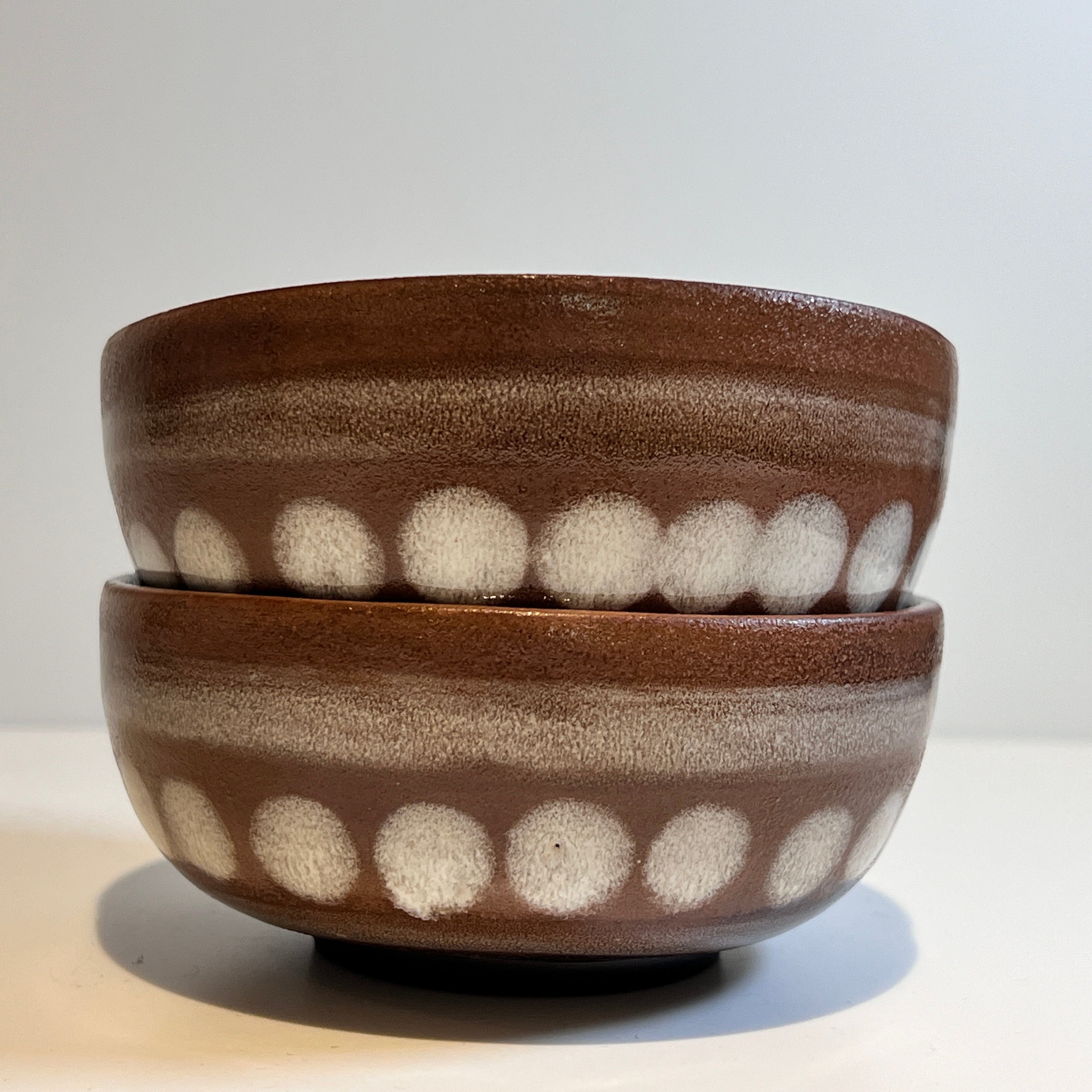 Bowl (rice bowl) | white dotted pattern on brown | Tochi Creative